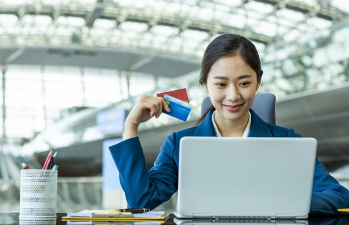 Why should Vietnamese businessmen get an Apec card?