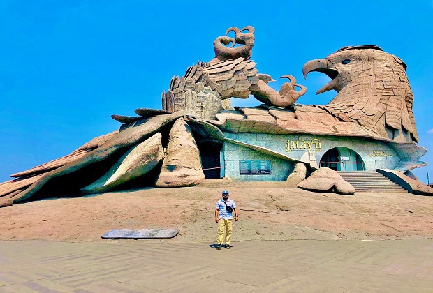 Chiêm ngưỡng tượng điêu khắc chim đá lớn nhất thế giới