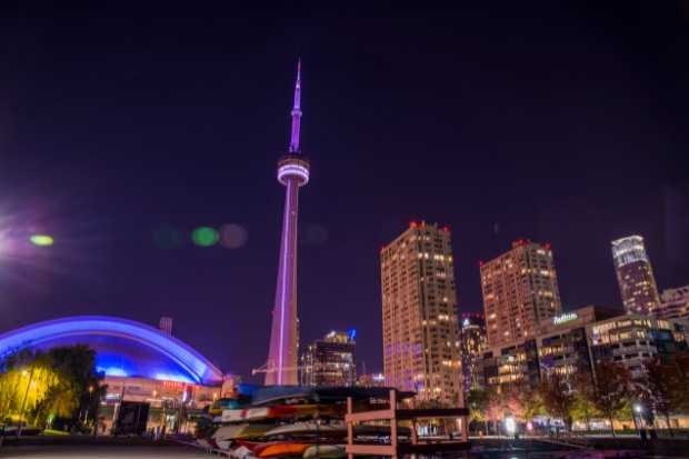 Tháp CN Tower - Kỳ Quan Kiến Trúc Độc Đáo Của Toronto
